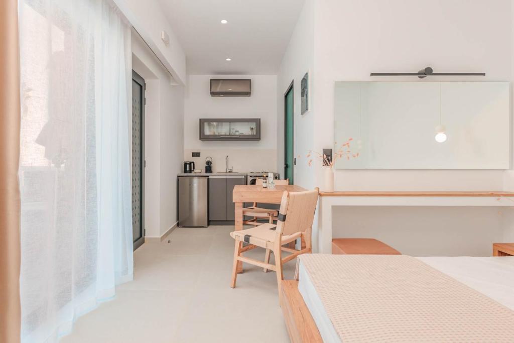 Plakakia Luxury Apartments, Makry Gialos (updated prices 2025)