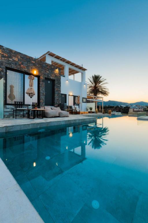 Plakakia Luxury Apartments, Makry Gialos (updated prices 2025)
