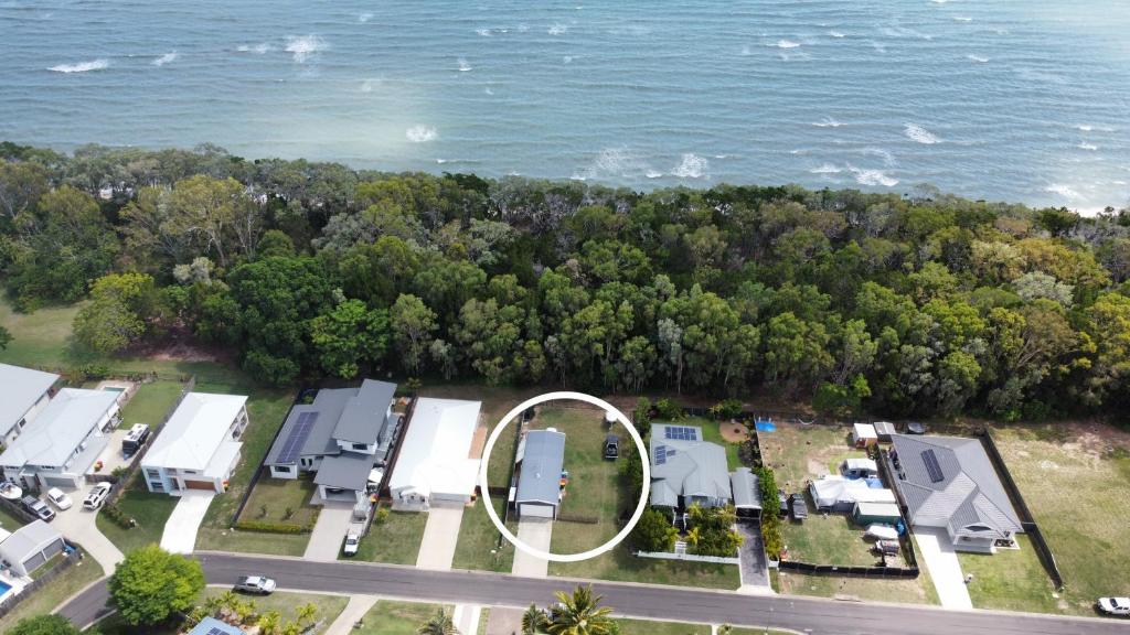 Beach Shed with Pizza Oven, Toogoom (updated prices 2025)
