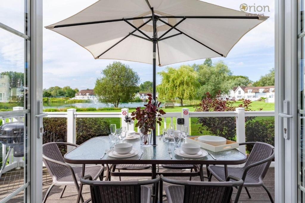 Isis Lakes 55, Lakeside Lodge - P, South Cerney (updated prices 2025)