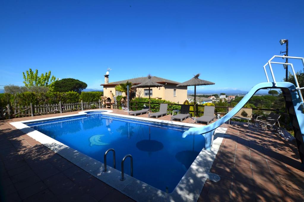 Villa Pelican 8 people 8 kms LLoret de mar, Maçanet de la Selva ...