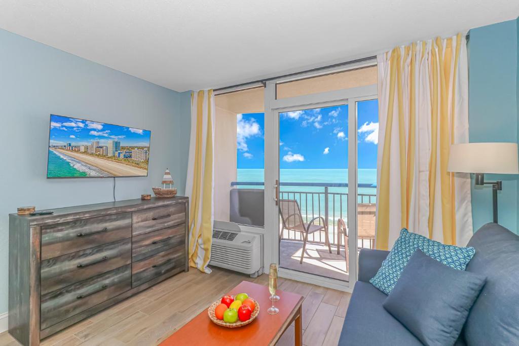 Newly Renovated 1 Bedroom Condo- Oceanfront Views! Boardwalk 1139 ...