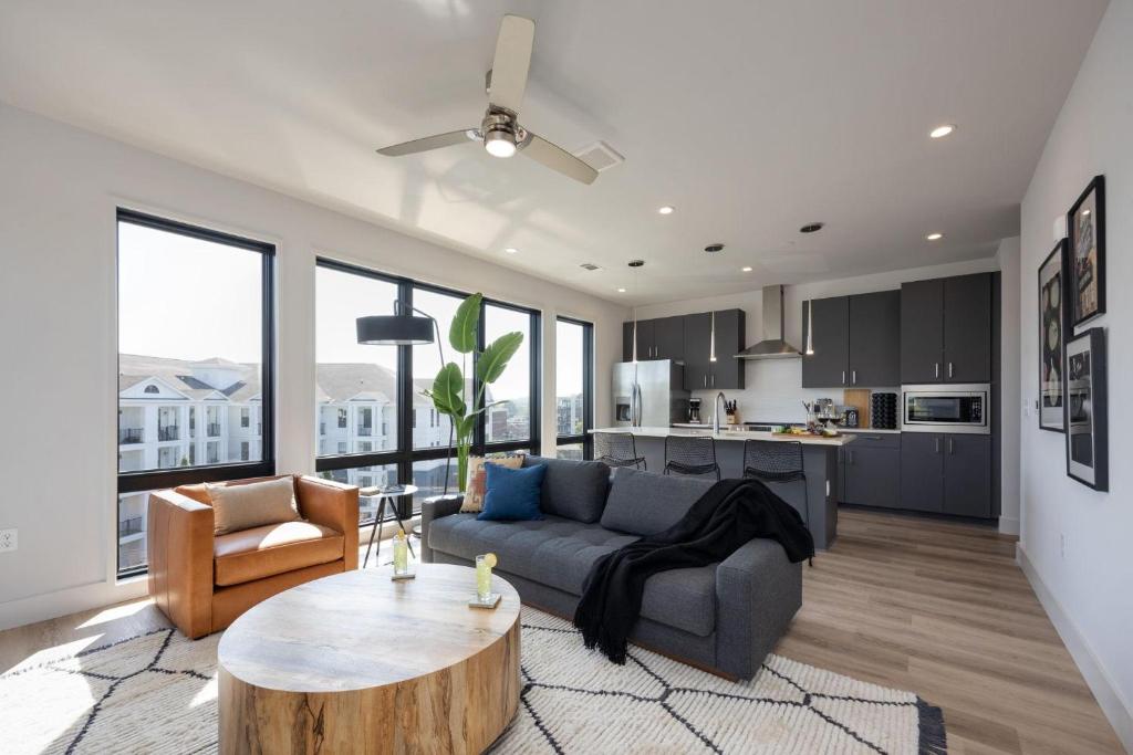 Prometheus - Odyssey - Heart of Midtown, Nashville (updated prices 2025)