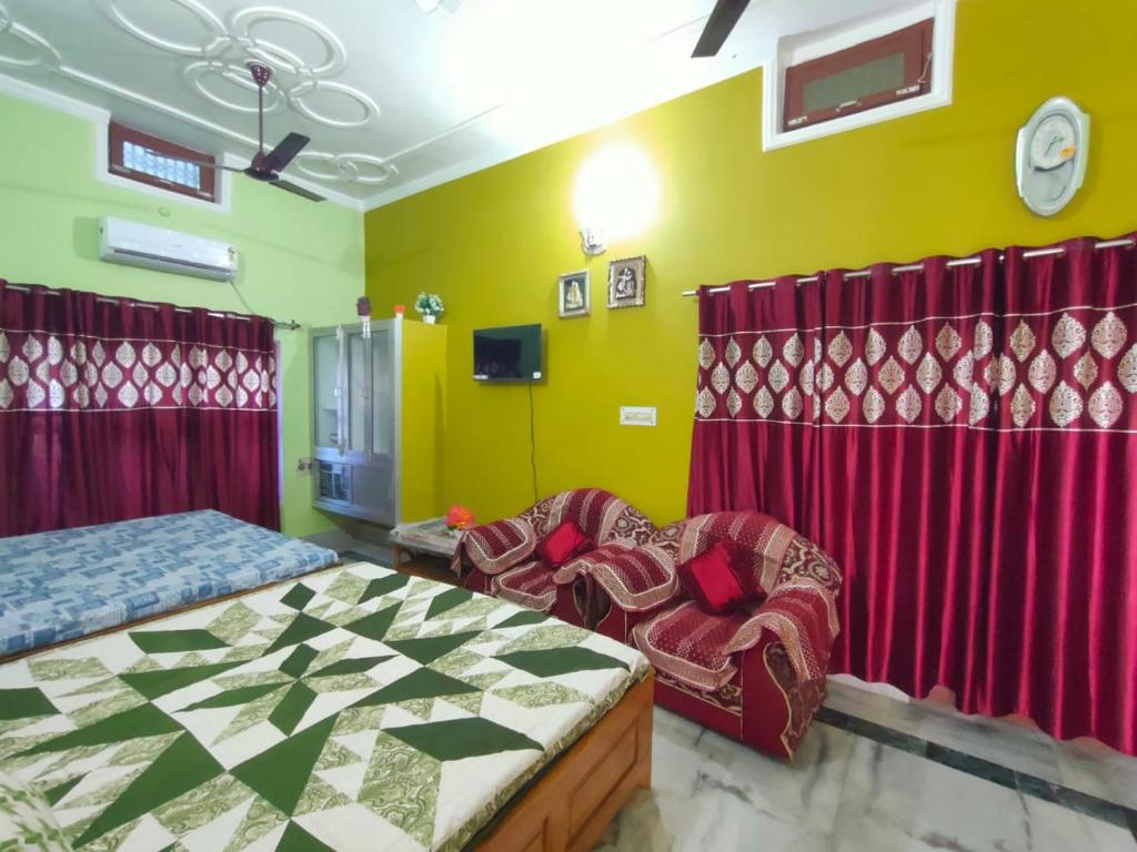 Shyam Homestay-Front faimly Room With Private Bathroom, Ayodhya (preços ...