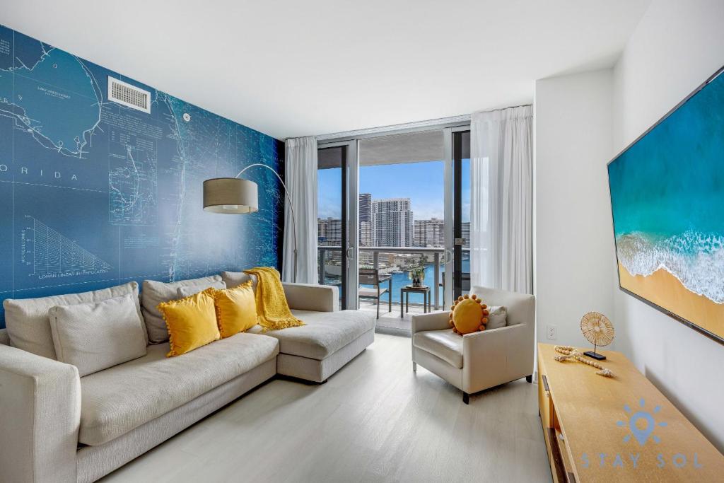 Infinite View Balcony with Pool, Gym and Near Beach, Hallandale Beach ...