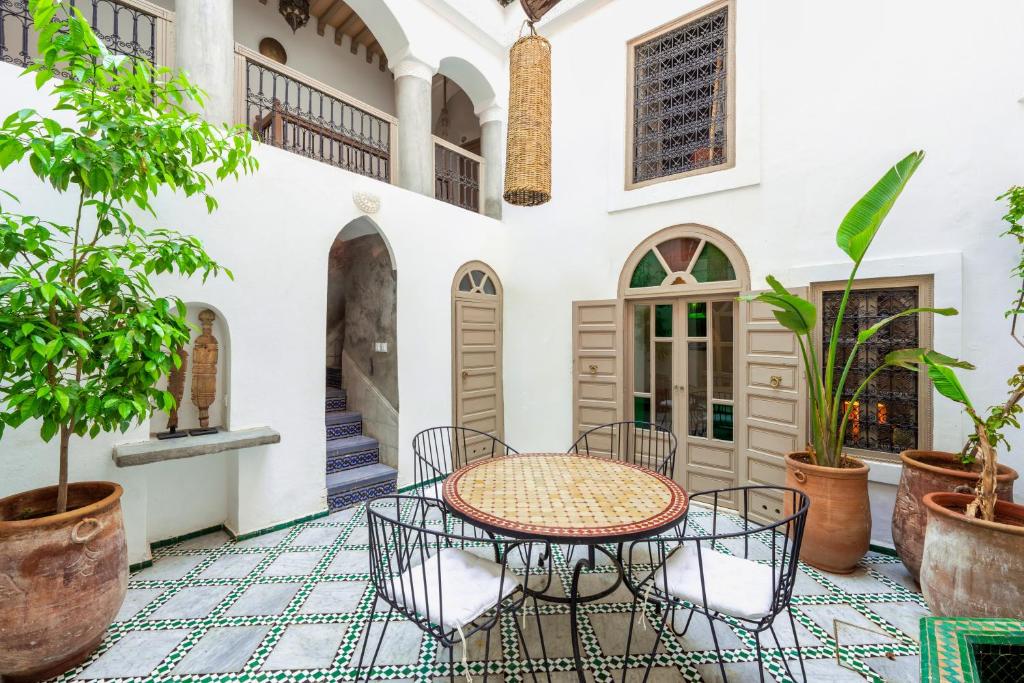 Riad Kiwi - Private Historic Riad Jacuzzi & Hammam - Entire Home ...