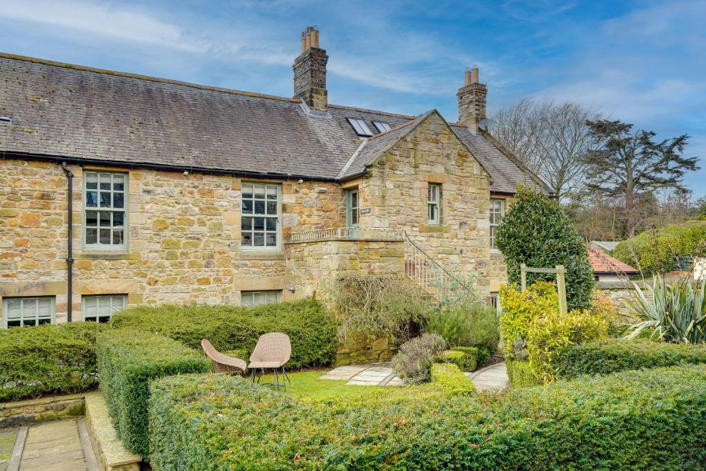 Pope Lodge Cosy Stone Coach House in Alnmouth, Alnmouth (updated prices ...