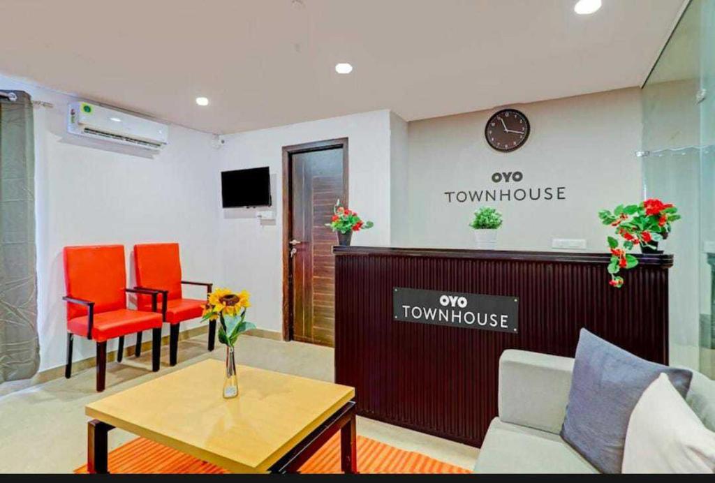 Townhouse Rohini Near Rithala Metro Station, Neu-Delhi (aktualisierte ...