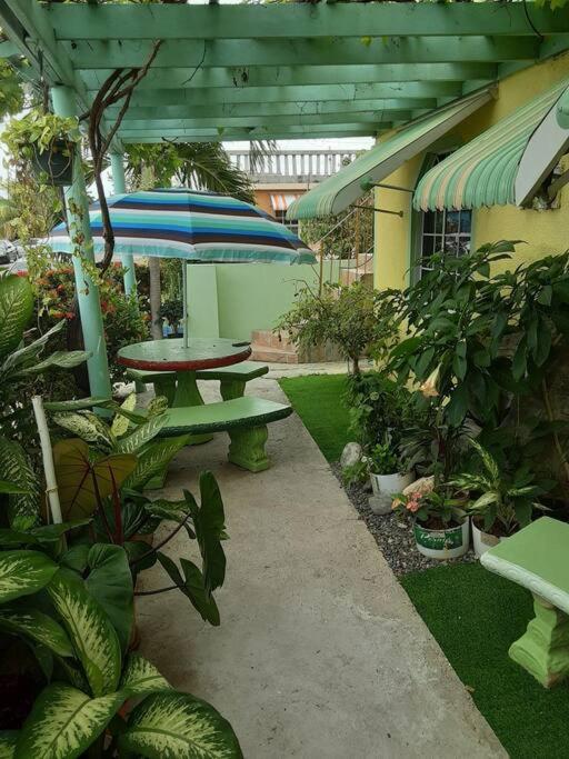 Portmore Floral Villa, Portmore – Tarifs 2024