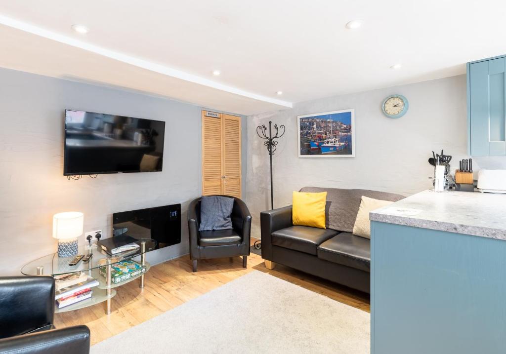 Central Inviting Traditional Fisherman’s Cottage, Mevagissey (updated ...