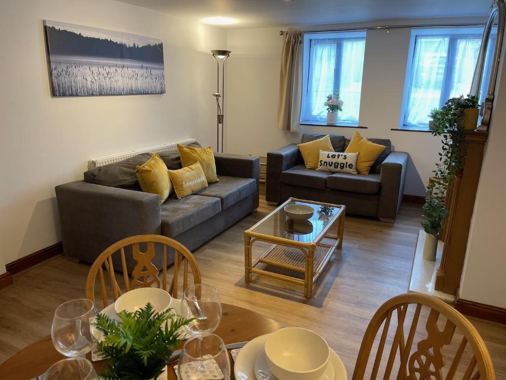 Pine Cottage cosy 3 bed sleeps 4 - dogs very welcome, Holmesfield ...