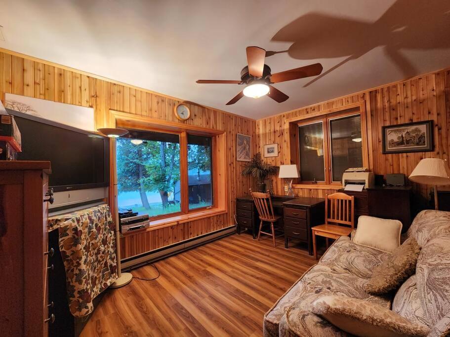 Private Rustic Lodge w/ Lakefront Views, Minden (tarifs actualisés 2024)