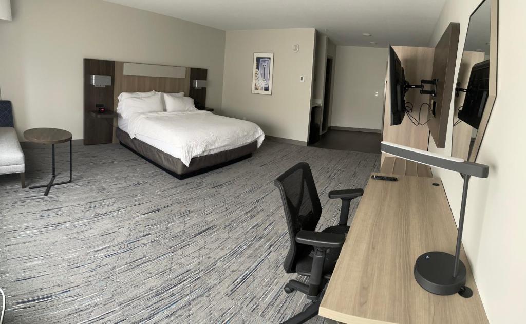 Holiday Inn Express & Suites Muskegon - Grand Haven by IHG, Muskegon ...