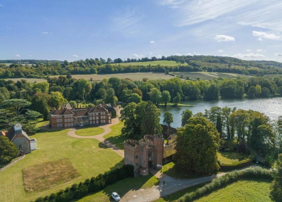 Lullingstone’s Lakeside Retreat - Castle Grounds, Eynsford (prezzi ...
