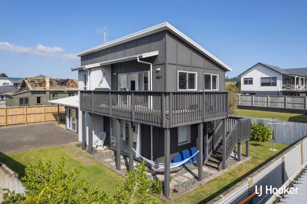 Beach Daze - Waihi Beach Holiday House, Waihi Beach (updated prices 2026)
