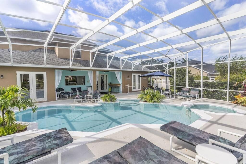 Mickeys Oyster - Luxurious 9BR Southeast Facing Pool Hot Tub Cinema ...