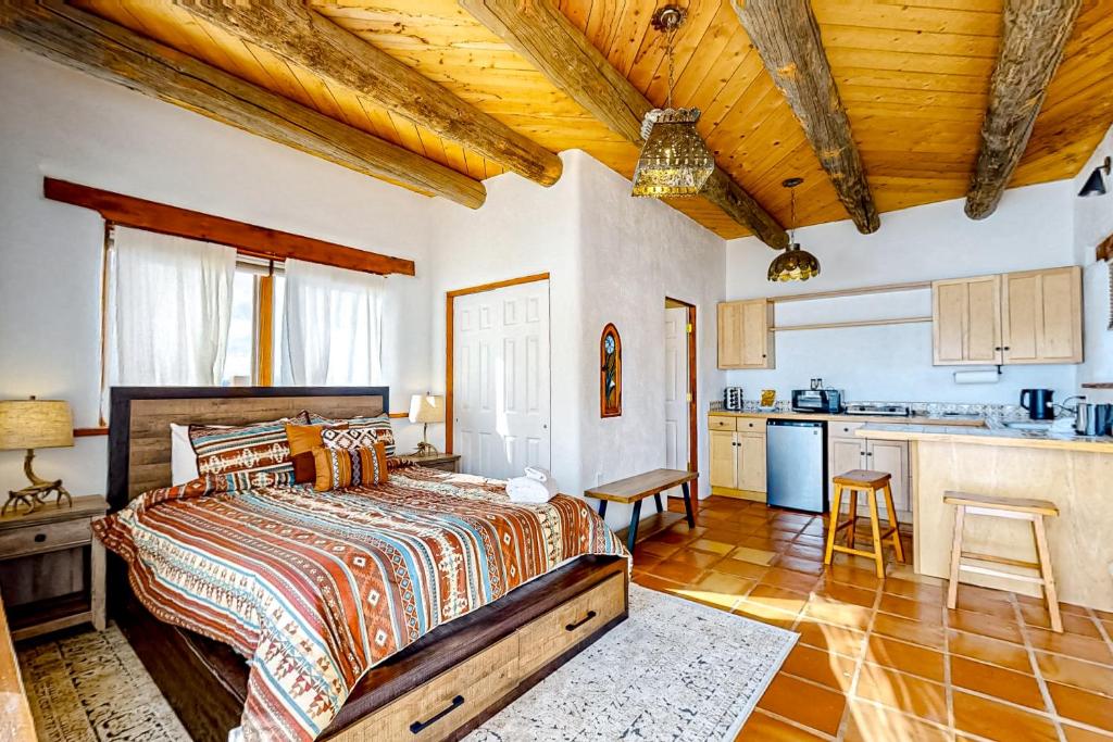 Sunset Studio, Taos (updated prices 2026)