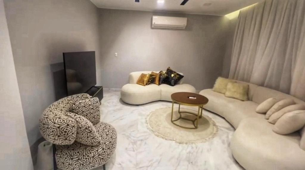 Beverly Hills, Sheikh Zayed (updated prices 2026)