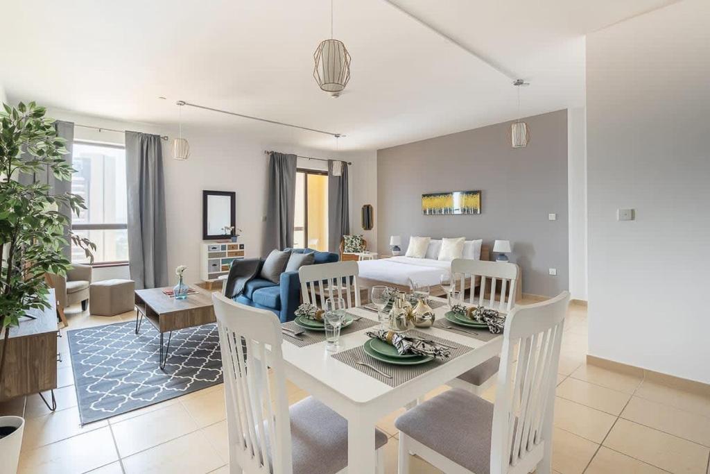 Frank Porter - Murjan 2, Dubai (updated prices 2025)