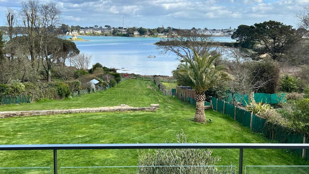 La maison sur la Ria _ 8 voyageurs, Plouhinec (updated prices 2025)