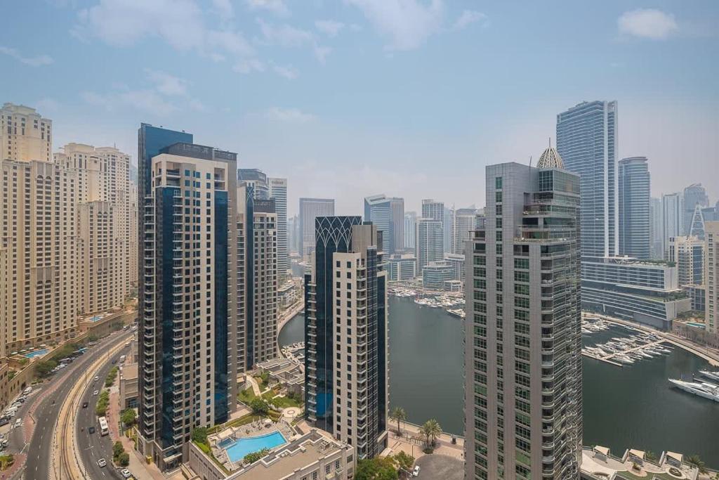 Frank porter - Amwaj 4, Dubai (updated prices 2025)