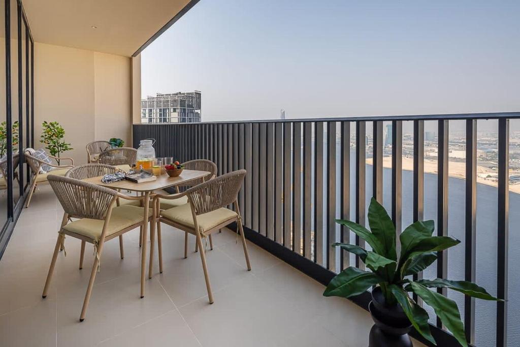 Frank Porter - Harbour Gate, Dubai (updated prices 2025)