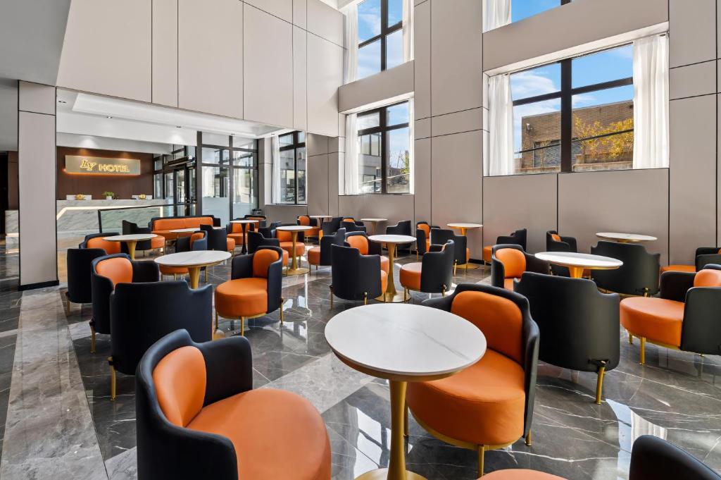 Ly New York Hotel, College Point (updated prices 2025)