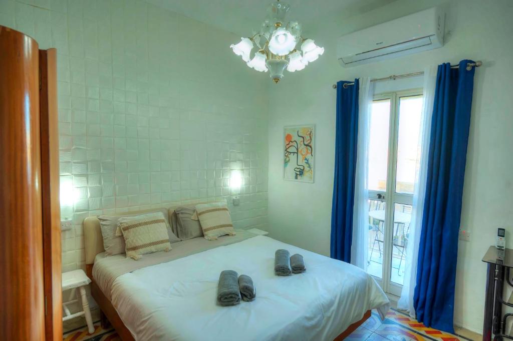 Charming one bedroom, sea view balcony, Valletta center., Valletta (updated prices 2025)