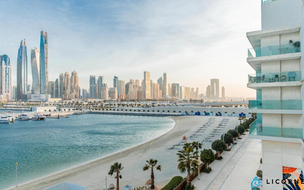 Seascape Sanctuary, 4 BR Beachfront Bliss - Marina Vista Tower 1, Dubai ...