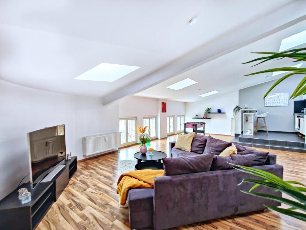 Großes modernes Loft mit Tischkicker und Billiard in Uni und Klinik ...