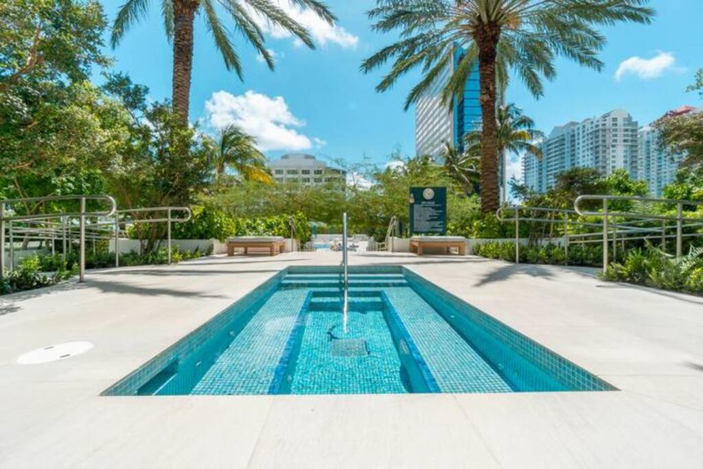 Brickell High Rise Living at its best! w/ Pool Gym, Miami (updated ...