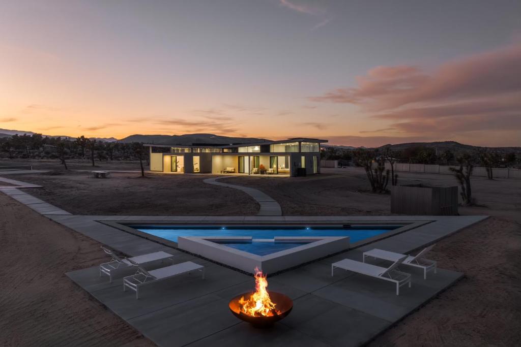 The Vortex Triangle Pool, Pickleball & Hot Tub, Yucca Valley (updated ...