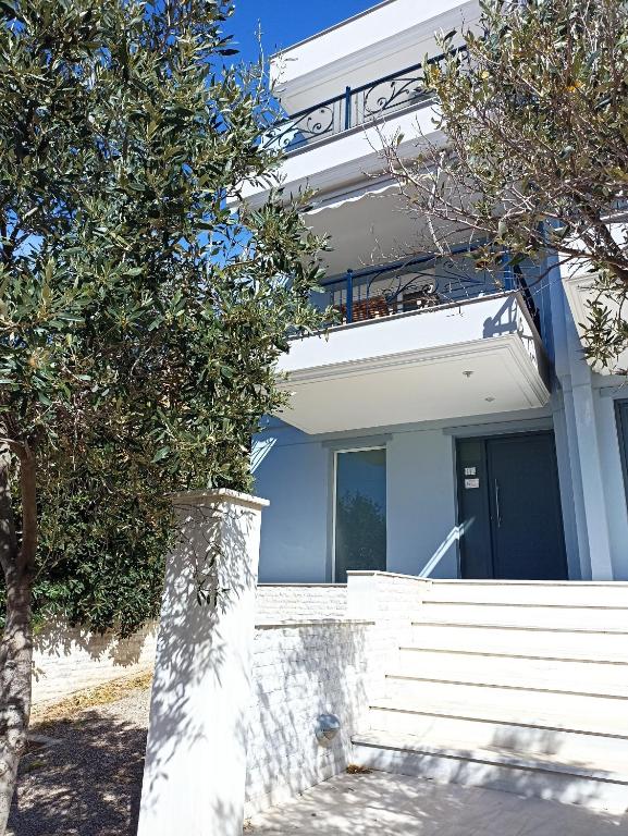 Saronida Seaside Townhouse, Saronida (updated prices 2025)