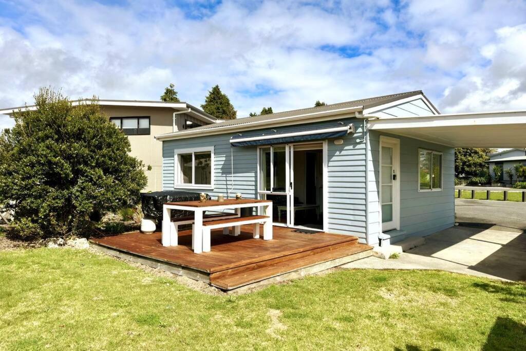 Pohara's Seaside Chalet, Pohara (updated prices 2026)