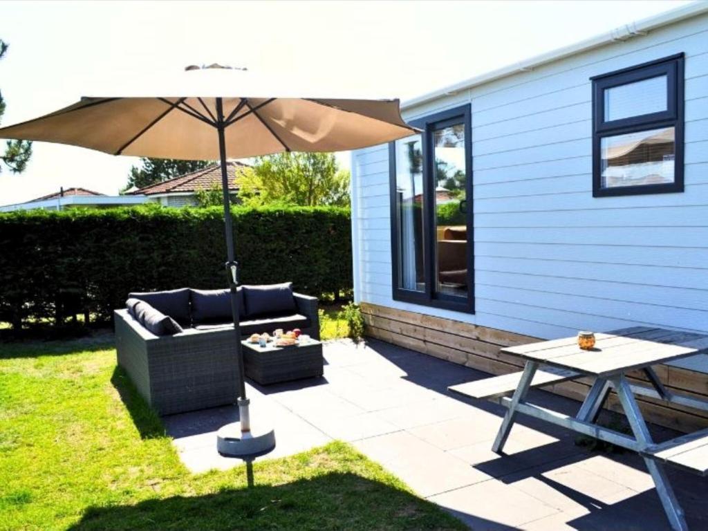 Charming dune chalet between golf course and beach in Hollum, Hollum ...