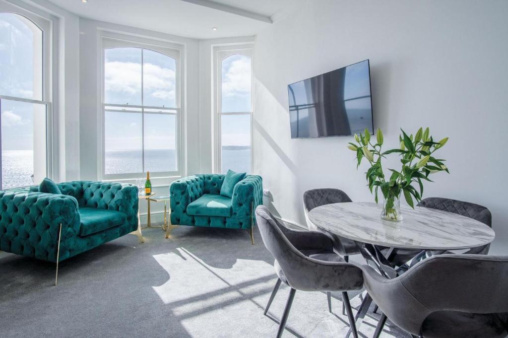 St Catherines View - 2 Bedroom - Panorama - Tenby, United Kingdom ...
