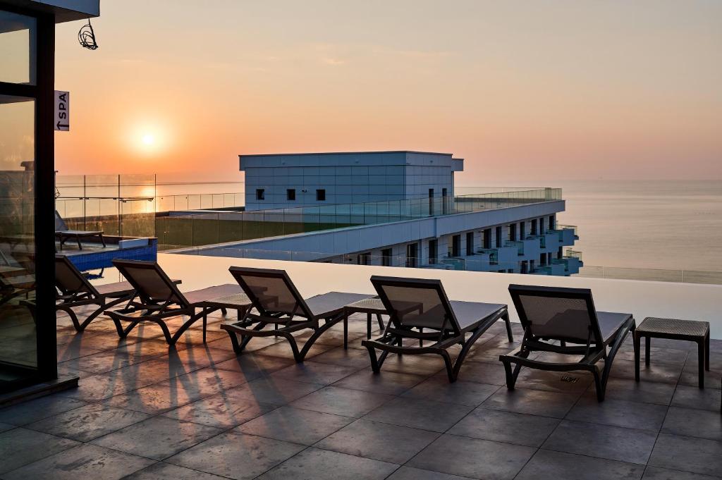 Serenity Zen - Infinity Pool & Spa Resort, Mamaia Nord – Updated 2024 ...