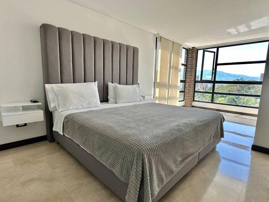 302 Spacious apartment nice view in El Poblado, Medellín (updated ...