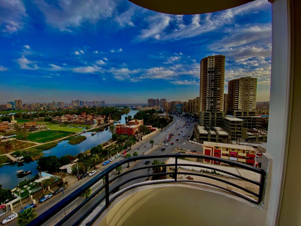 كورنيش النيل البحر الاعظم -Nile corniche albahr alaeizam, El Cairo ...