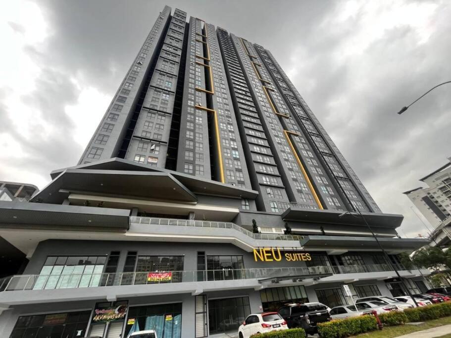 Neu Suite Ampang, LRT Jelatek, Gleneagles Hospital, Kuala Lumpur ...