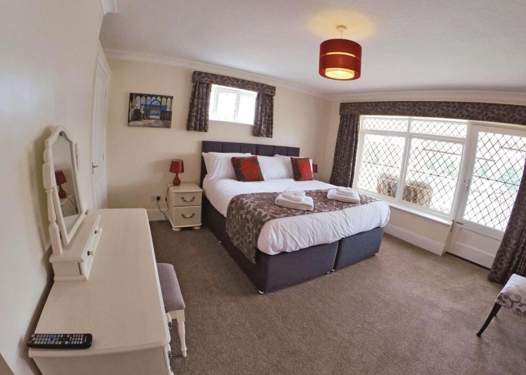 Hotels near The Norfolk Broads - PicturesOfEngland.com