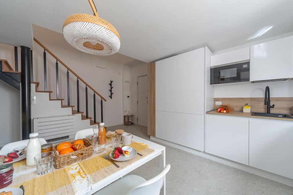 Milano Loft-Hosted by Sweetstay, Milan (updated prices 2025)