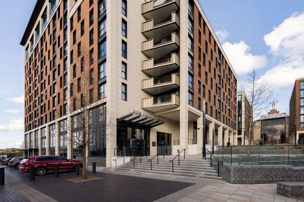 Charles Hope Leeds, Leeds (updated prices 2025)