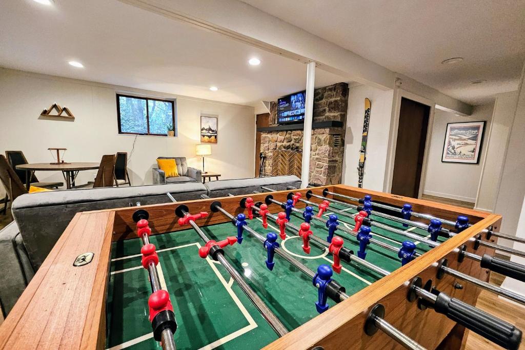 Vacation Home Harmony on the Rocks by AvantStay Spacious Deck Game Room ...