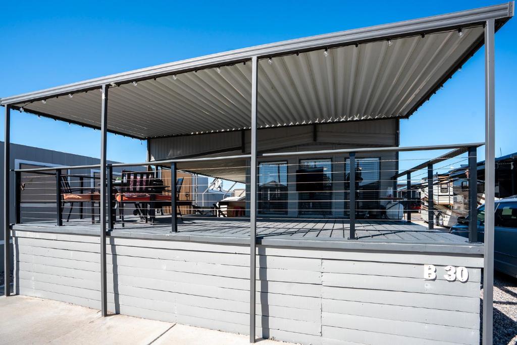 Relaxin at Sams Beachcomber, Lake Havasu City (updated prices 2025)