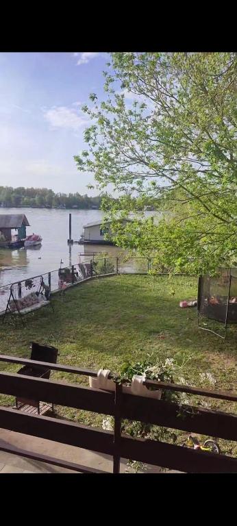 Kuća na Savi Sojenica Kalisija, Makiš - Ada Ciganlija, Ledine (updated ...