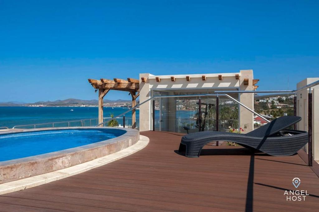 Oceanview Balcony RoofPool Steps to Malecón, La Paz (updated prices 2026)