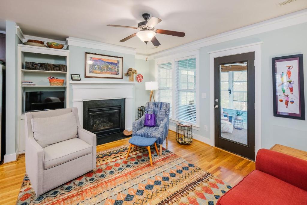 Eclectic 3BR Steps to Main Street with a Patio, Davidson (updated prices 2025)