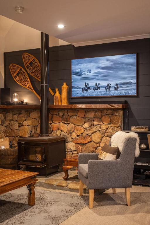 Crackenback Castle, Thredbo (updated prices 2025)