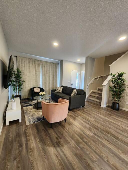 Luxury Villa Home, Edmonton (updated prices 2026)